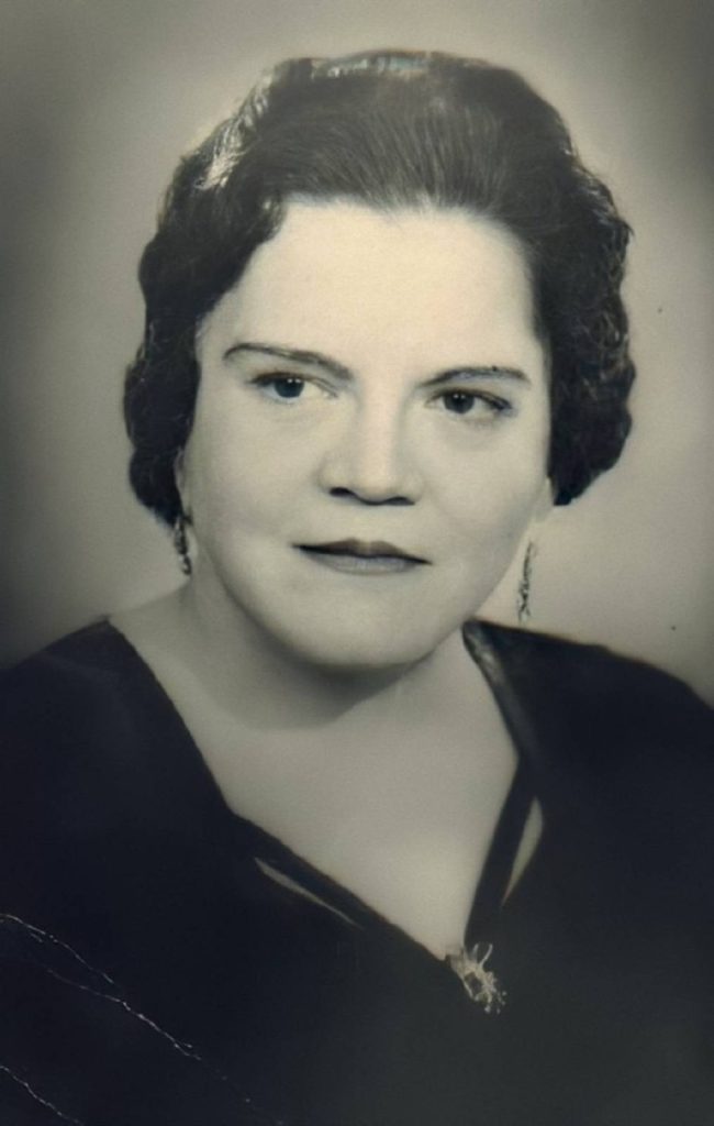 María Concepción Leyes de Chávez, periodista y autora de libros ...